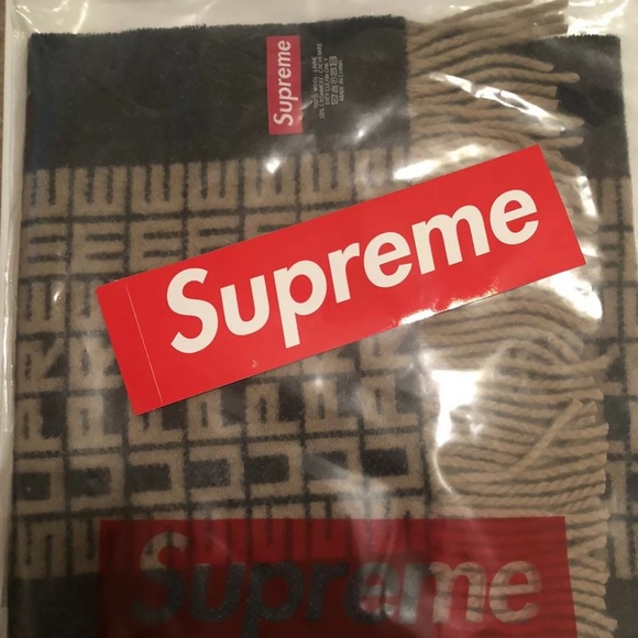 Supreme | Accessories | Dead Stock Authentic Supreme Logo Scarf | Poshmark